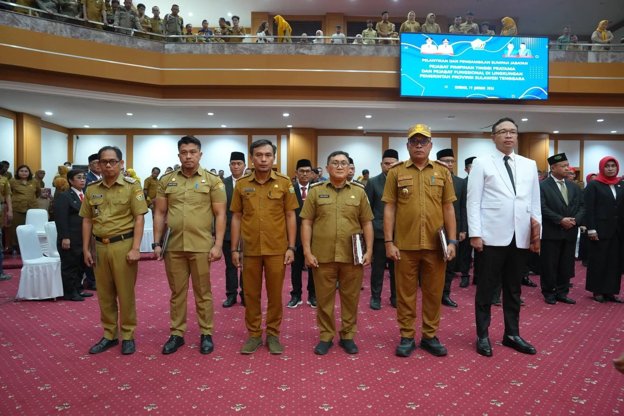 Gubernur Sultra Lantik Pejabat Pimpinan Tinggi dan Fungsional, Tegaskan ...